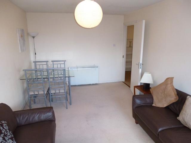 Kent Road, Glasgow, G3 7BY