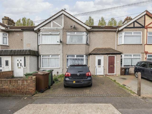 Kent Road, Dagenham RM10 3 bed terraced house to rent £2,150 pcm £496 pw
