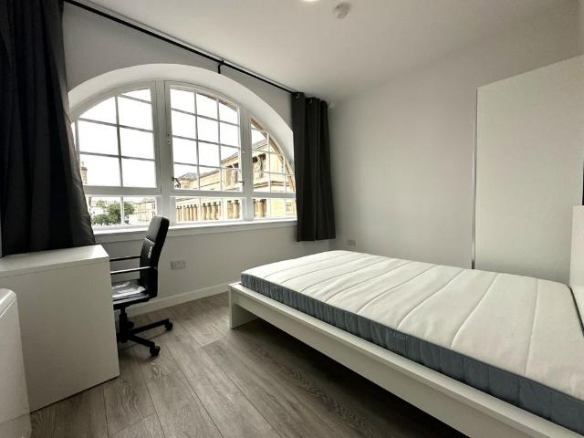 Kent Road, Finnieston, Glasgow, G3 3 bed flat to rent £1,650 pcm £381 pw