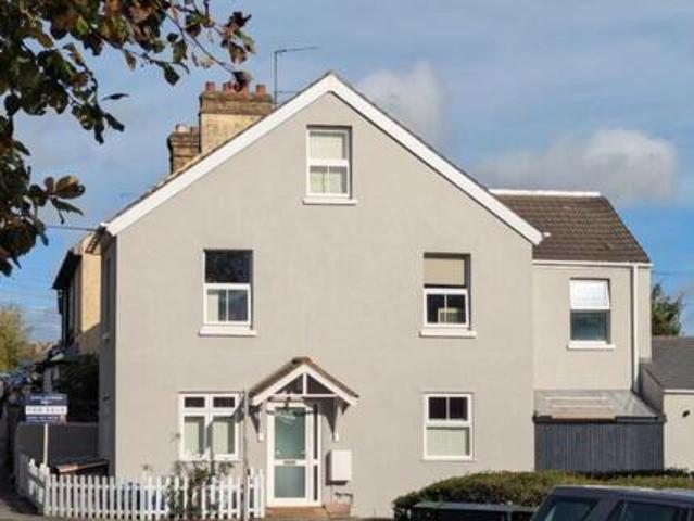 Kent Road, Halling, 2 Bedroom Maisonette