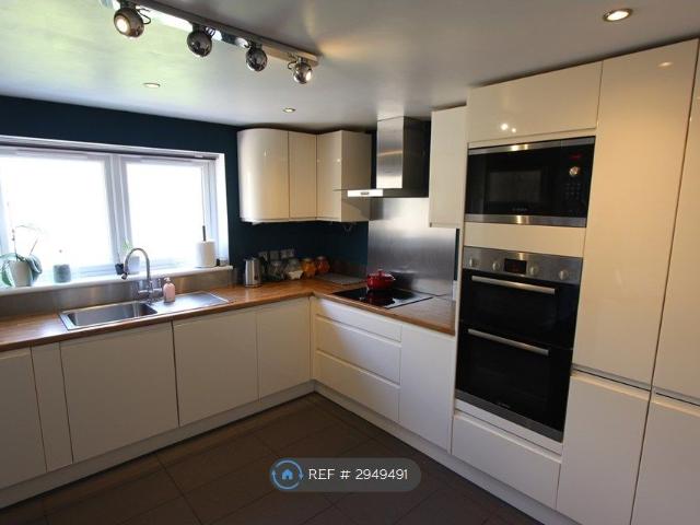 Kent Way, Maidenhead SL6, 3 bed semi detached house to rent, £2,500 pcm | PrimeLocation