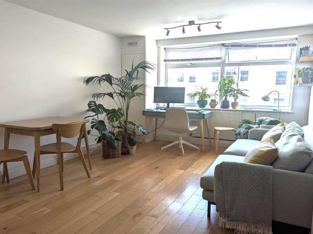 Kentish Town Road, Camden, Kentish. 1 bed apartment to rent £1,733 pcm £400 pw