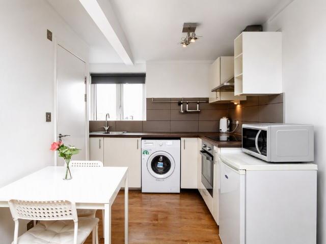 Kentish Town Road, Kentish Town NW1, Studio to rent, £1,700 pcm | PrimeLocation