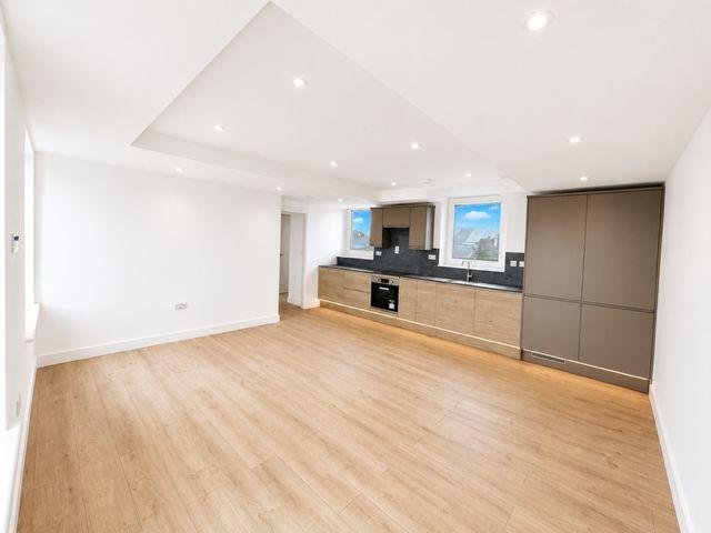 Kentish Town Road, London NW5, 3 bed flat to rent, £3,995 pcm | PrimeLocation