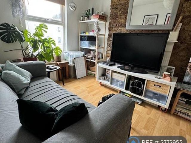 Kentish Town Road, London, NW1 1 bed flat to rent £1,700 pcm £392 pw