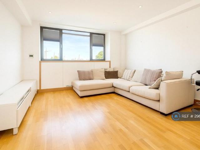 Kentish Town Road, London, NW1 1 bed flat to rent £2,400 pcm £554 pw