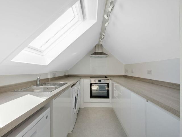 Kenton Lane, Harrow HA3, 1 bed flat to rent, £1,350 pcm | PrimeLocation