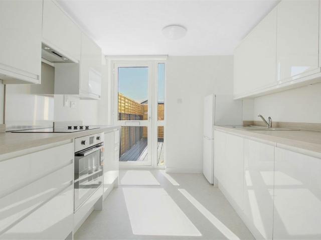 Kenton Lane, Harrow HA3, 1 bed flat to rent, £1,375 pcm | PrimeLocation