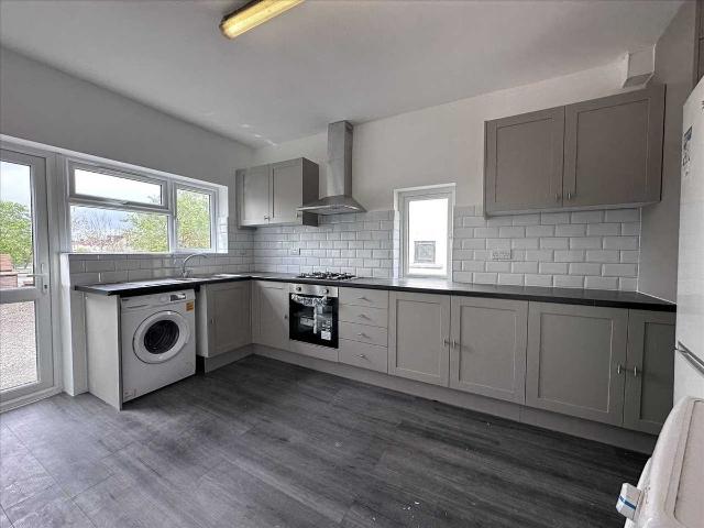 Kenton Lane, Harrow HA3, 3 bed flat to rent, £2,150 pcm | PrimeLocation