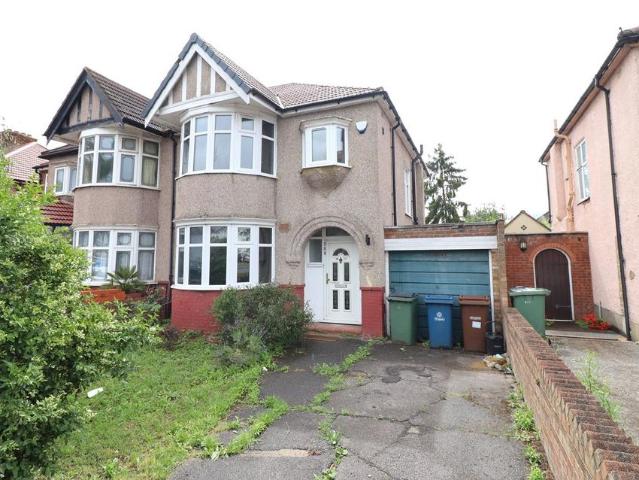 Kenton Lane, Harrow HA3 3 bed semi detached house to rent £2,600 pcm £600 pw