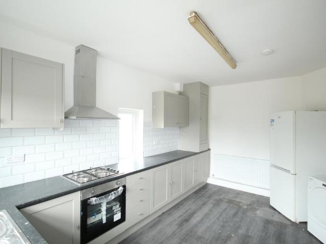 Kenton Lane, Harrow, Middlesex, HA3 3 bed flat to rent £2,300 pcm £531 pw