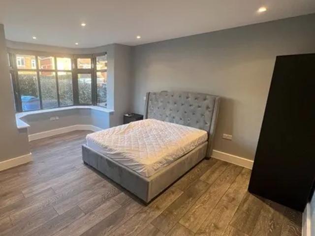 Kenton Lane, London, HA3 7DH, United Kingdom | Room for rent #118056443 | Rentberry