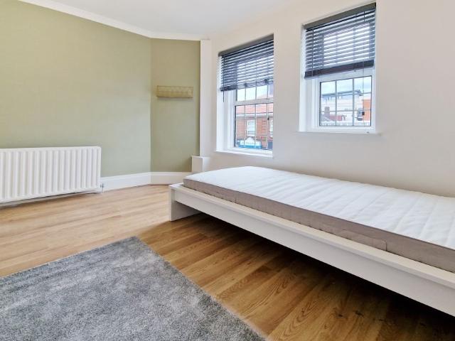 Kenton Road, Harrow, Greater London HA3, Room to rent, £700 pcm | PrimeLocation