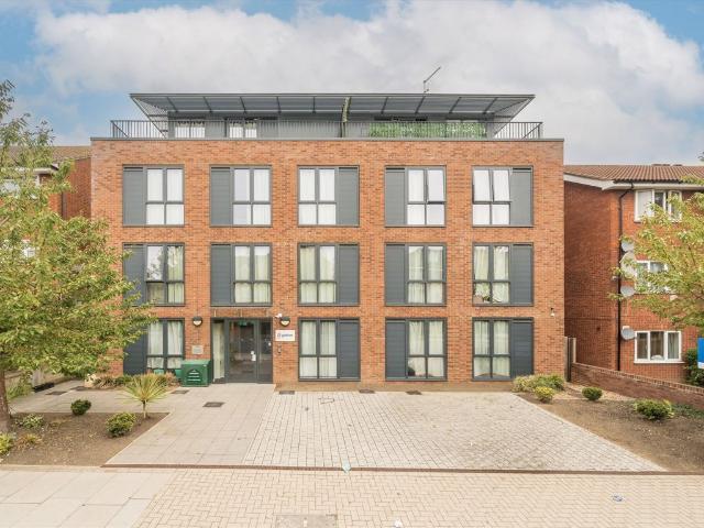 Kenton Road, Harrow HA3, Studio to rent, £1,400 pcm | PrimeLocation
