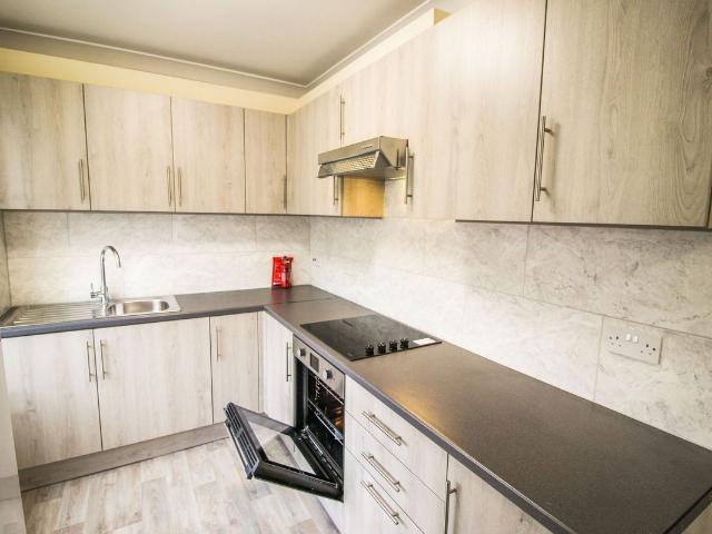 Kenton Road, Harrow HA3, 2 bed flat to rent, £1,600 pcm | PrimeLocation