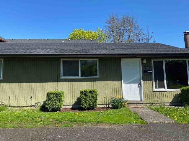 KENTON TRIPLEX 2 Bedroom Apartment for Rent at 3133 N Russet St, Portland, OR 97217 Kenton