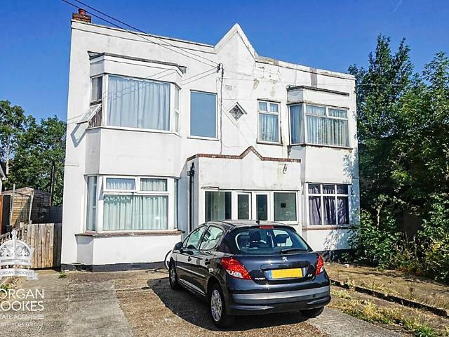 Kents Hill Road, Benfleet SS7, 2 bed flat to rent, £1,200 pcm | PrimeLocation