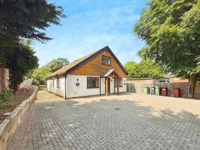 Kentwood Hill, Tilehurst, 4 Bedroom Bungalow