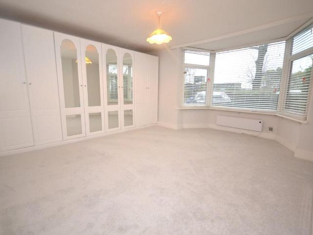 Kentwood Hill, Tilehurst, Reading RG31, 1 bed flat to rent, £1,150 pcm | PrimeLocation
