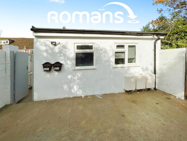 Kentwood Hill, Tilehurst, Reading RG31, Studio to rent, £900 pcm | PrimeLocation