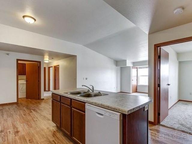 Kenwood on 5th Apartments 2 Bedroom Apartment for Rent at 2821 5th St Nw, Minot, ND 58703