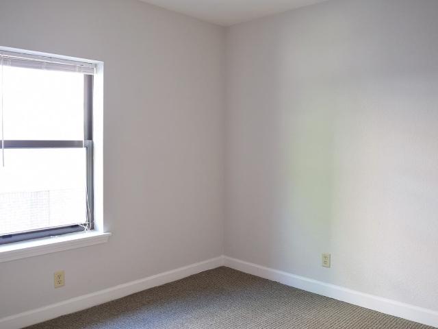 Kenwood 1 Bedroom Apartment for Rent at 615 E Armour Blvd, Kansas City, MO 64109 Central Hyde Park