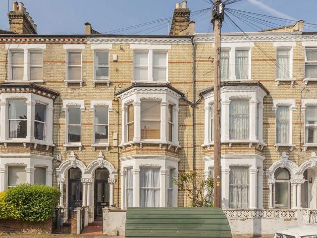 Kenwyn Road, Clapham SW4, 3 bed flat to rent, £3,600 pcm | PrimeLocation