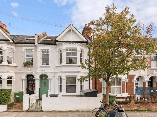 Kenyon Street, London, SW6 3 bed maisonette to rent £3,200 pcm £738 pw