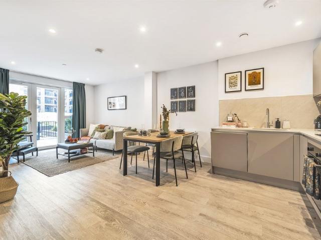 Kenavon Drive, Reading, RG1 3FW