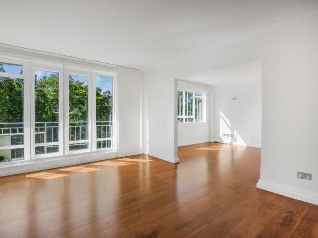 Kenbrook House, Kensington W14 3 bed flat to rent £5,200 pcm £1,200 pw