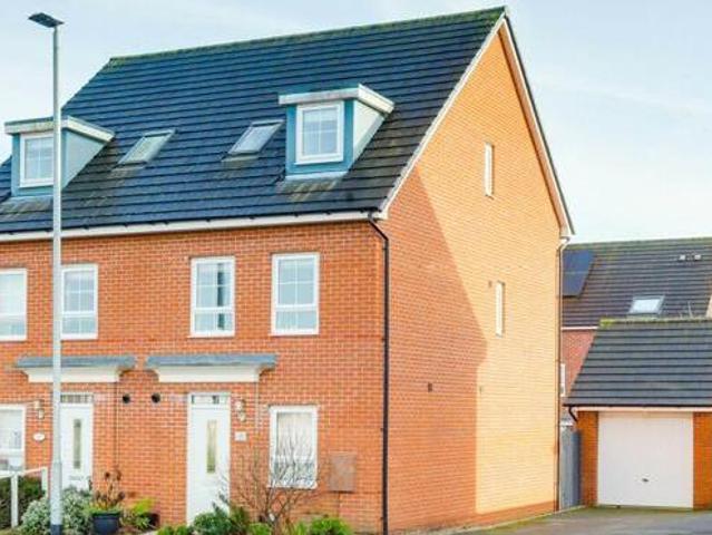 Kenbrook Road, Hucknall, 4 Bedroom Town