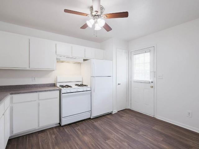 KENCO Briarcliff | Small 2 Bedroom Apartment for Rent at 2194 Briarcliff Rd Ne, Atlanta, GA 30329 Lindridge Martin Manor