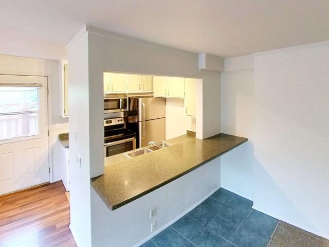 Kendal Court Apartments, 2 Bedroom, 1 Bathroom Apartments for Rent! 2 Bedroom Apartment for Rent at 2305 Douglas Ave, Bellingham, WA 98225 Happy Valley