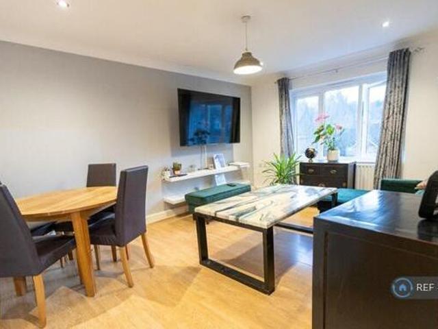 Kendal Court, Kenley, 2 Bedroom Flat