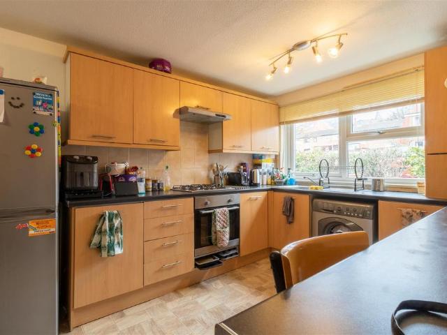 Kendal Close, Hyde Park, Leeds 3 bed house to rent £1,859 pcm £429 pw