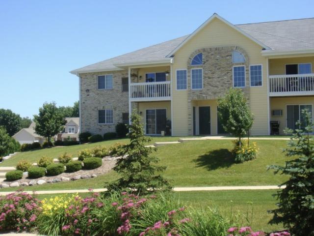 Kendal Hills 2 Bedroom Apartment for Rent at 1008 River Place Blvd, Waukesha, WI 53189