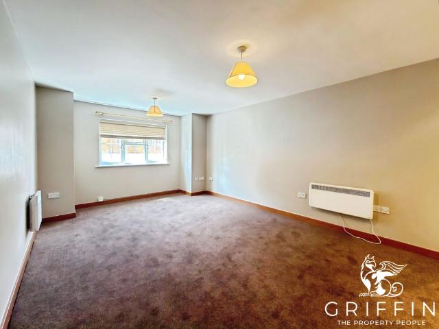 Kendal, Purfleet On Thames, RM19