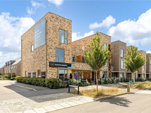 Kendale Road, Waterbeach, Cambridge. 4 bed link detached house to rent £2,300 pcm £531 pw
