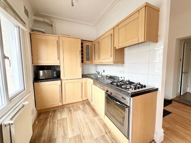 Kendall Avenue, South Croydon CR2, 2 bed flat to rent, £1,200 pcm | PrimeLocation