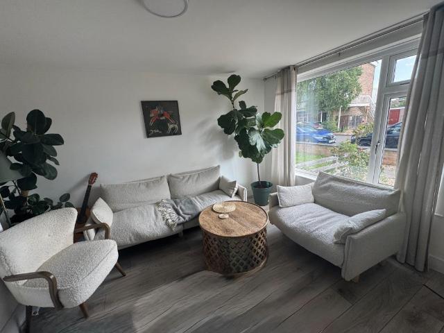Kendall Crescent, North Oxford, OX2 3 bed end of terrace house to rent £1,900 pcm £438 pw