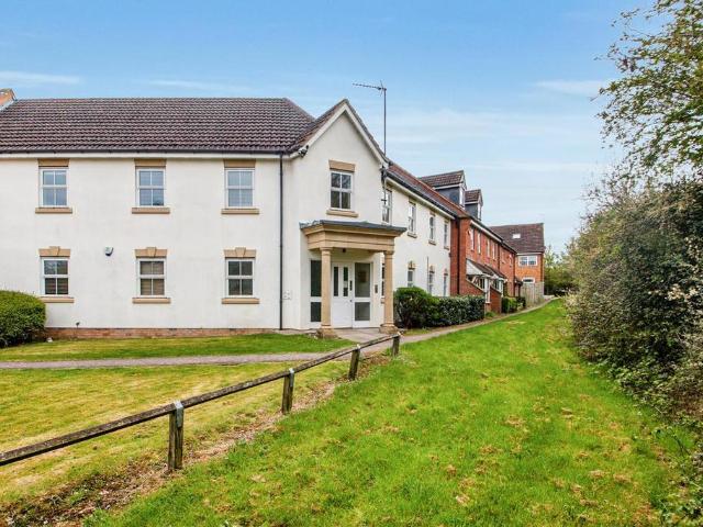 Kendall Place, Milton Keynes MK5 2 bed apartment to rent £1,195 pcm £276 pw
