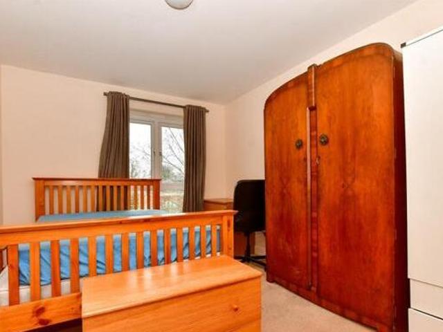 Kendra Hall Road, South Croydon, 2 Bedroom Apartment