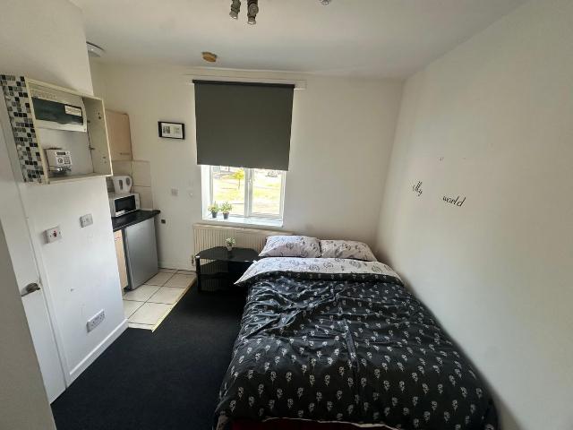 Kendrick Street, Wednesbury WS10, Studio to rent, £628 pcm | PrimeLocation