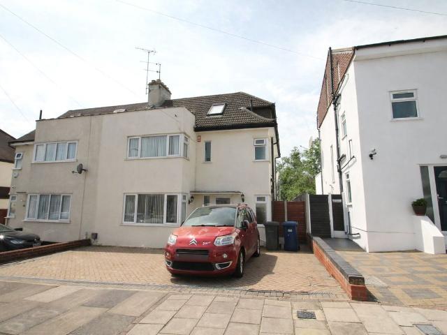 Kenerne Drive, Barnet EN5, 4 bed semi detached house to rent, £2,650 pcm | PrimeLocation