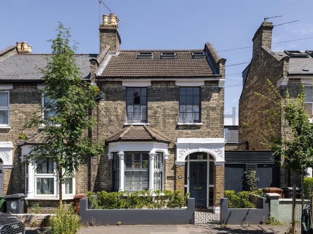 Kenilworth Avenue, Walthamstow E17, 3 bed property to rent, £3,750 pcm | PrimeLocation