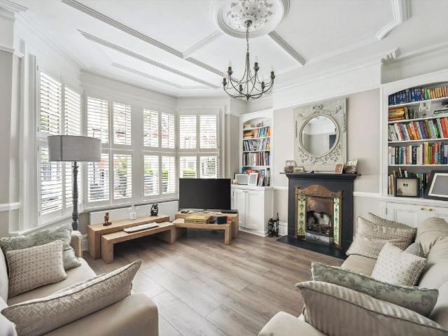 Kenilworth Avenue, London SW19, 6 bed town house to rent, £6,000 pcm | PrimeLocation