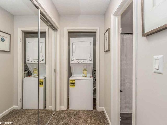 Kenilworth Apartments 2 Bedroom Apartment for Rent at 4120 W 94th Ter, Prairie Village, KS 66207
