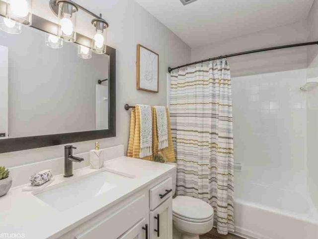 Kenilworth Apartments 2 Bedroom Apartment for Rent at 4120 W 94th Ter, Prairie Village, KS 66207