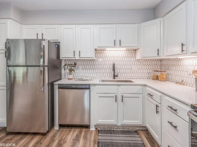 Kenilworth Apartments 2 Bedroom Apartment for Rent at 4120 W 94th Ter, Prairie Village, KS 66207