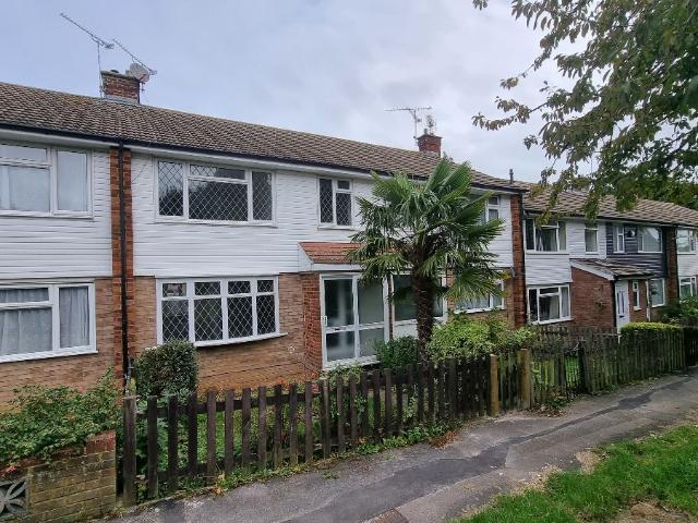 Kenilworth Gardens, Gillingham ME8, 3 bed terraced house to rent, £1,400 pcm | PrimeLocation